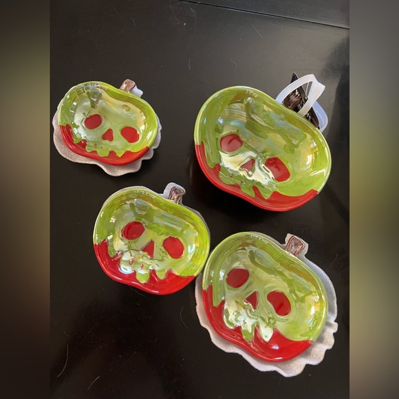 Disney | Kitchen | Disney Villains Measuring Cup Poison Apple Snow ...